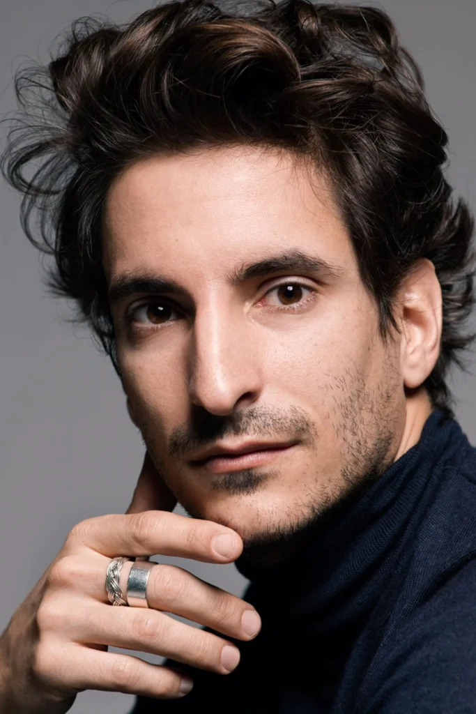 Prada hoàn tất thương vụ mua lại Versace - Esquire Vietnam